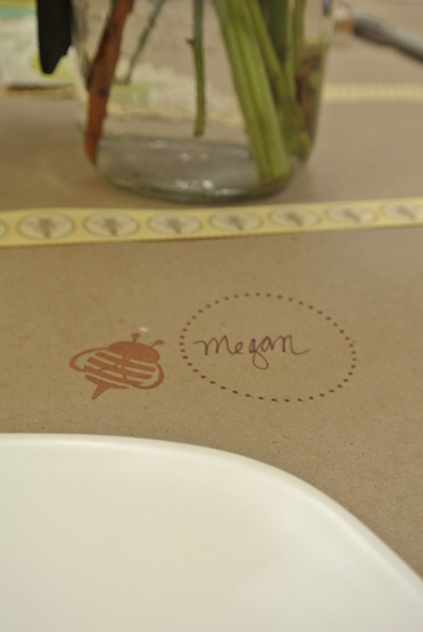 Setting a Paper Table: Easy ideas to express your theme using place ...